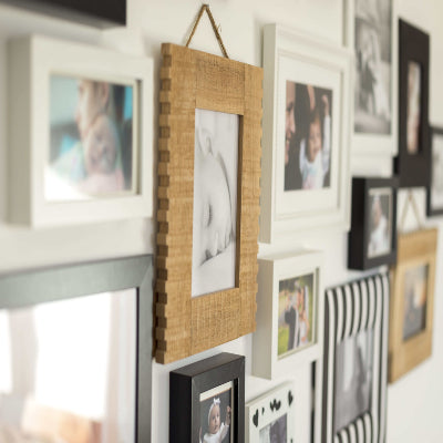 How to arrange different size Picture Frames on a Wall | Feature Wall